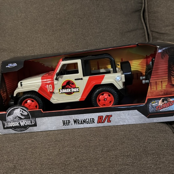Jada Toys | Toys | Jurassic World Jeep Wrangler Remote Control Vehicle ...